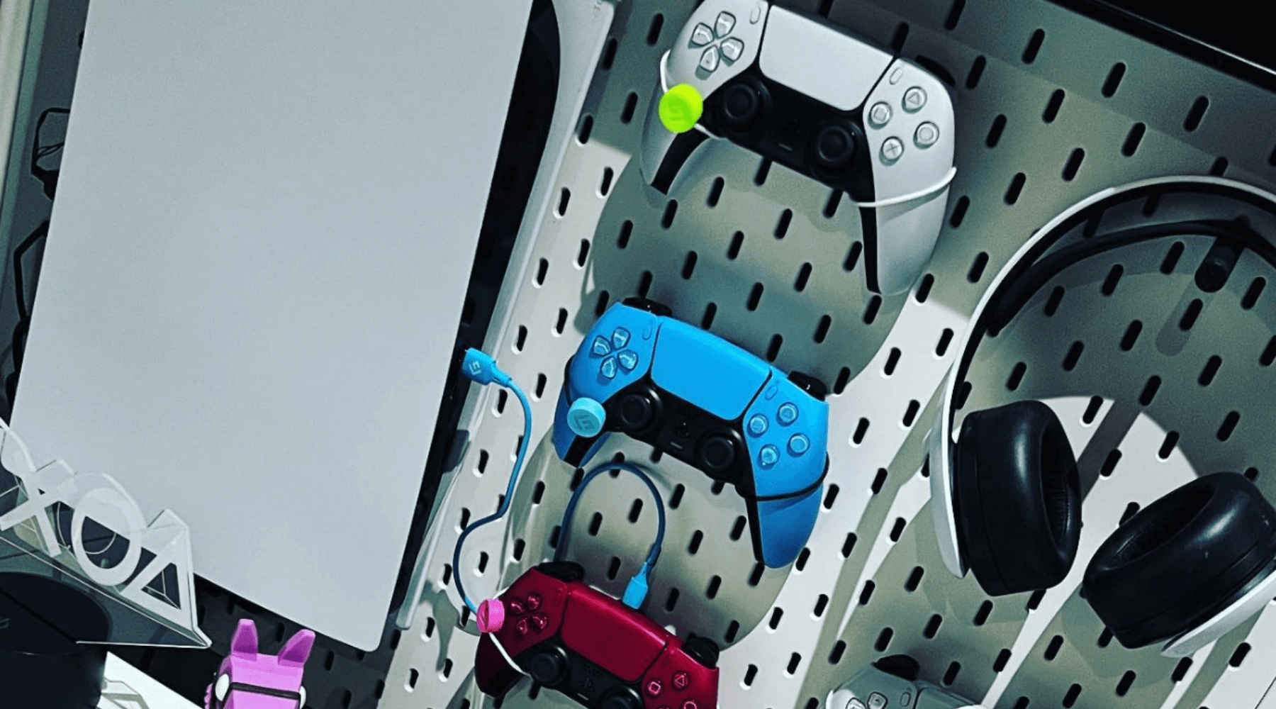 Elevate Your Gaming Experience: Enhance Your Setup with FLOATING GRIP Wall Mounts